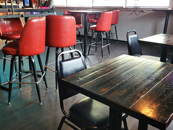 Simple tables, sturdy chairs, and zero pretension. The kind of place where the food, not the furniture, is meant to be the star.