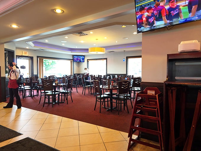 The dining room awaits its next wave of hungry patrons. Clean, comfortable, and ready for the breakfast-lunch-dinner trifecta that keeps Huntsville coming back for more.