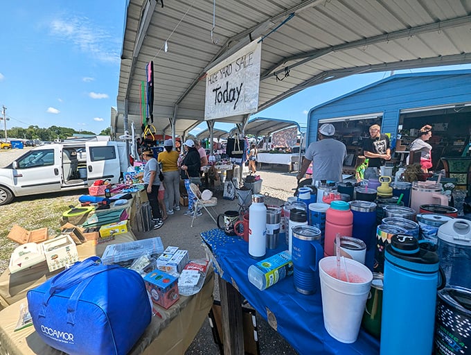 The "everything must go" spirit in full display&mdash;these outdoor vendors create the perfect backdrop for Sunday morning treasure hunting.