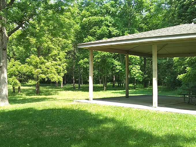The nearby picnic shelter practically begs you to bring a basket of Illinois favorites and make an afternoon of your covered bridge adventure.