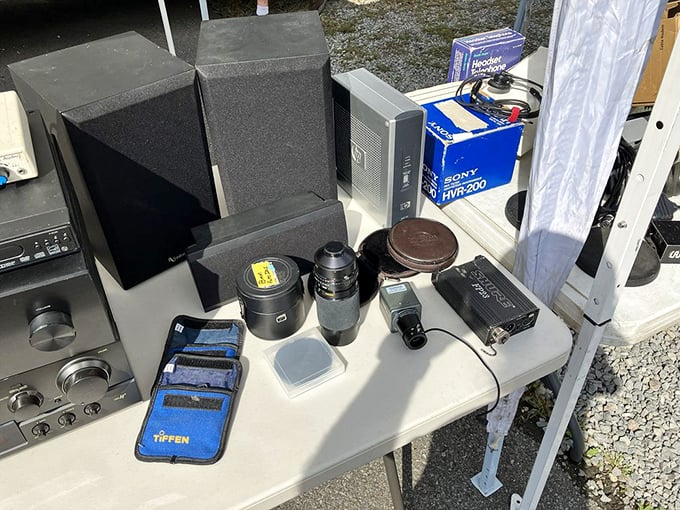 Yesterday's technology at tomorrow's prices. From speakers to cameras, these gadgets await their second chance at usefulness.