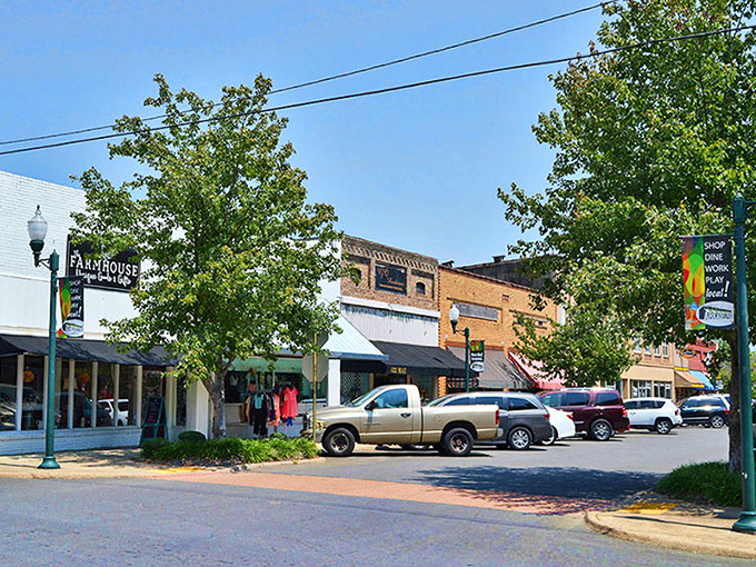 Arkadelphia's quaint downtown streets offer the perfect setting for leisurely retirement strolls without walking away from your savings.