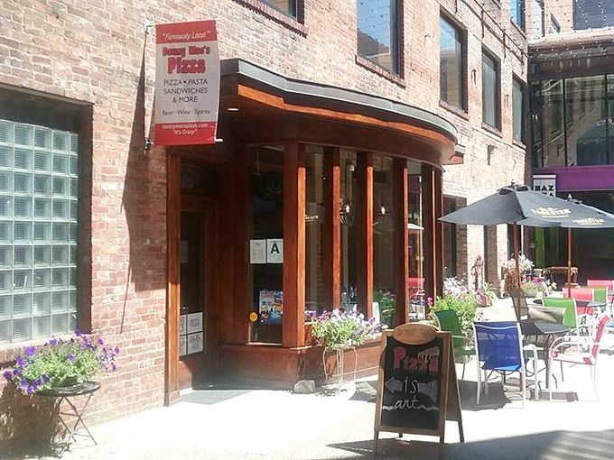 That distinctive curved architecture makes this spot impossible to miss or forget completely.