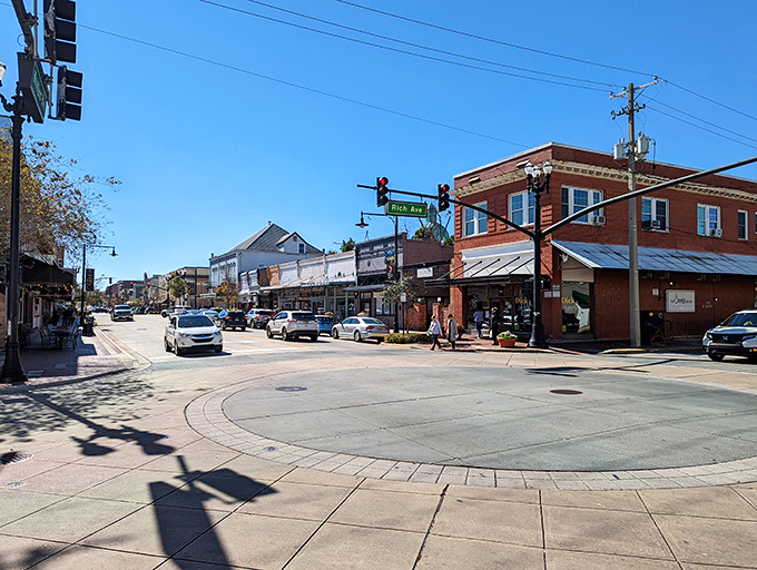 DeLand&rsquo;s historic downtown blends classic architecture with college-town energy, centered around the lively shops and caf&eacute;s along Rich Avenue.