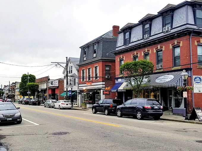 East Greenwich's historic buildings house modern businesses in centuries-old shells. Where colonial architecture meets contemporary cuisine.