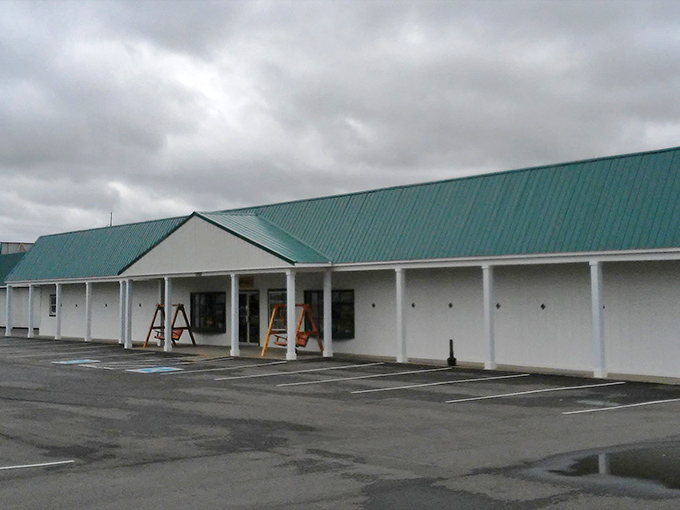 The unassuming exterior of Elwood Flea Market hides a treasure trove within. Like a poker player with a royal flush, it keeps its best cards hidden inside.