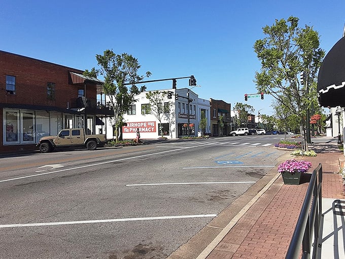 That fountain sparkles in downtown Fairhope like liquid jewelry, adding elegance to a town that already has charm to spare.