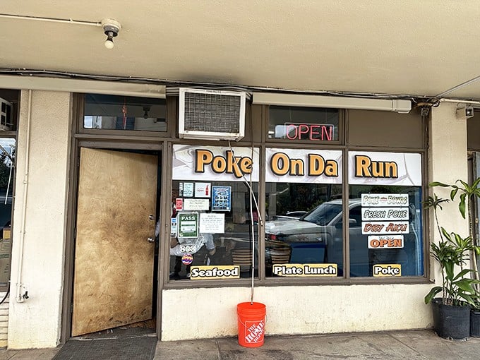 Poke On Da Run's no-frills storefront might not catch your eye, but your taste buds will never forgive you if you pass it by.