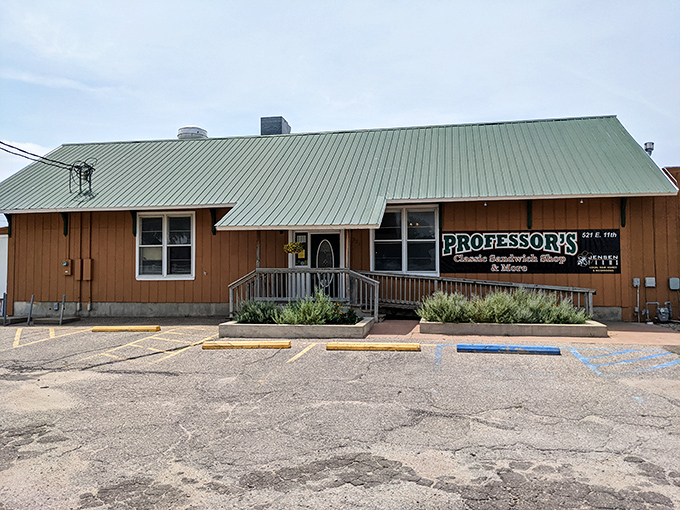 Small-town charm meets big-city flavor in this professor-approved sandwich laboratory of deliciousness.