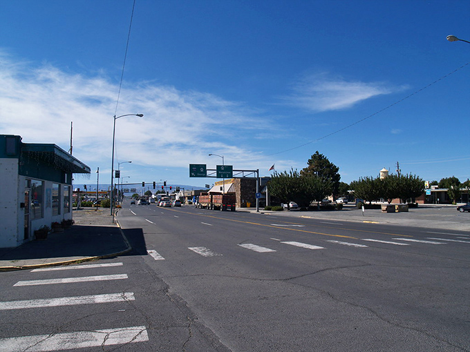 Quincy greets visitors with wide-open spaces and budget-friendly charm. That sky is as expansive as your retirement savings will feel here!