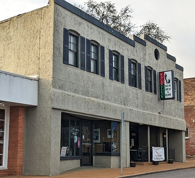 Racanelli's classic storefront blends perfectly into Kirkwood's charming downtown. Behind those windows, New York pizza dreams come true.