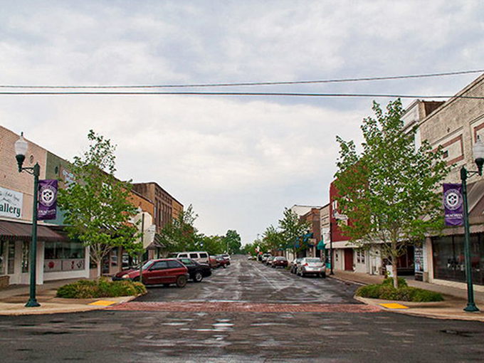 The welcoming storefronts of Arkadelphia's main street reflect the town's approach to retirement living&mdash;charming, accessible, and refreshingly affordable.