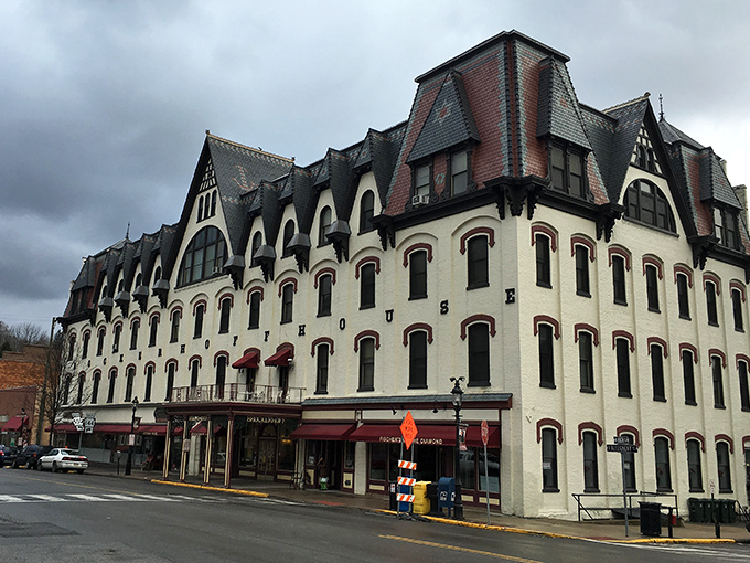 The imposing Stroudsmoor Hotel dominates Jim Thorpe's skyline with its distinctive mansard roof and cream fa&ccedil;ade, looking like it was plucked straight from a Victorian novel.