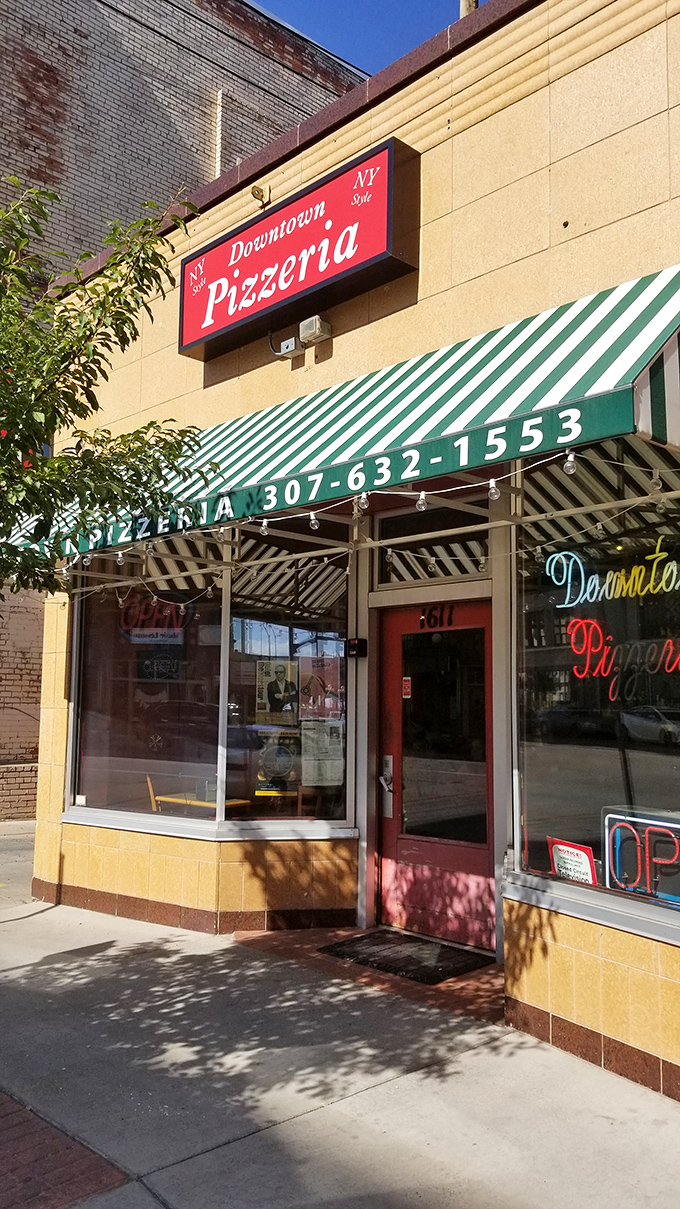 The American flag waves proudly outside this pizza joint, but inside it's all about New York attitude and flavor!