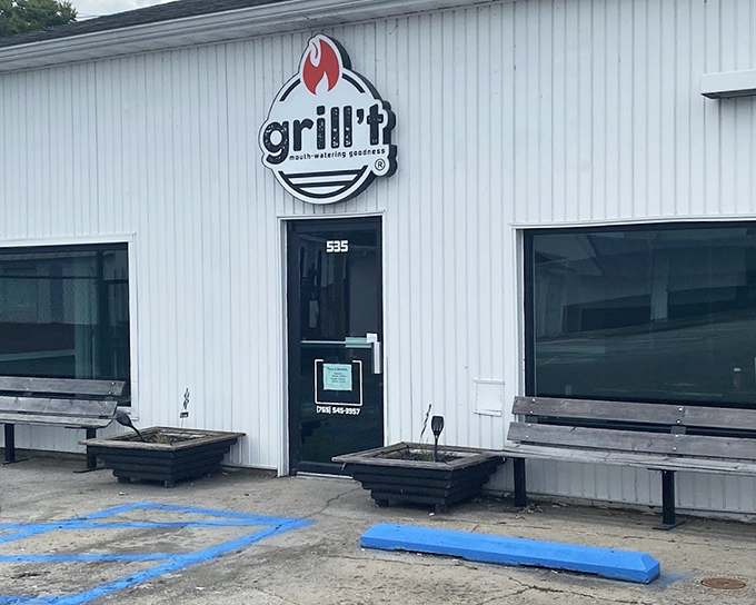 White building, blue parking lines, and BBQ that'll knock your socks off. Grill't proves great things come in simple packages.