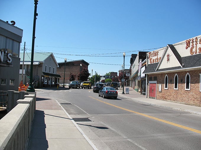 Small-town America at its finest in Massena. Where retirement means trading traffic for tranquility without sacrificing your savings.