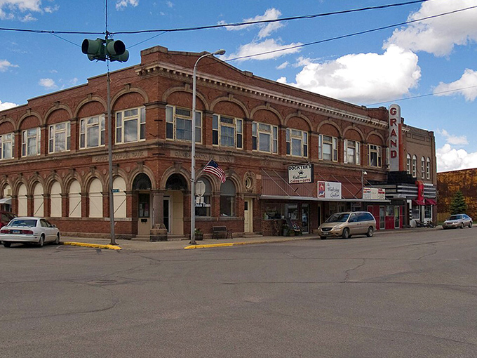 Downtown Oakes proves that beautiful architecture doesn't require a metropolis—just pride, preservation, and zero parking meters.