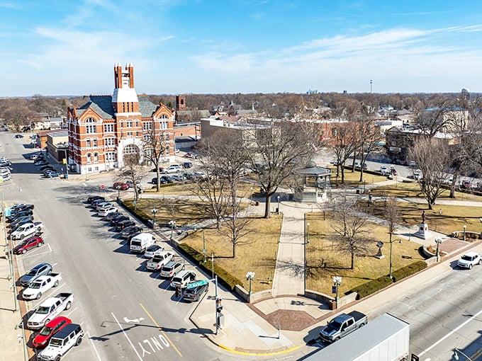 A bird's eye view of Oskaloosa reveals the classic courthouse square layout. The architectural equivalent of comfort food for the soul.