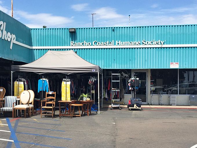 The Rancho Coastal Humane Society proves that doing good and finding great deals go together beautifully. 
