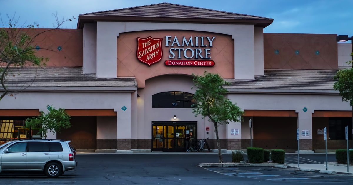This Enormous Thrift Store In Arizona Is So Good, You'll Want To Spend ...