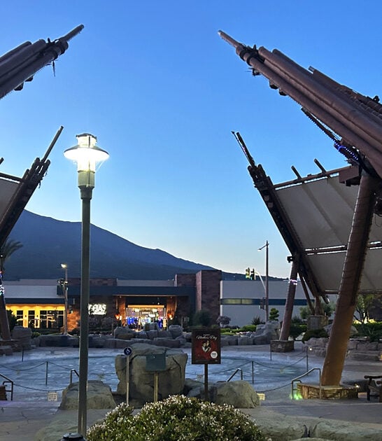 california mall enormous outlet ftr