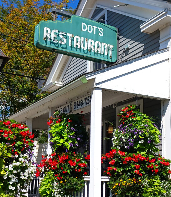 cinnamon roll vermont diner ftr