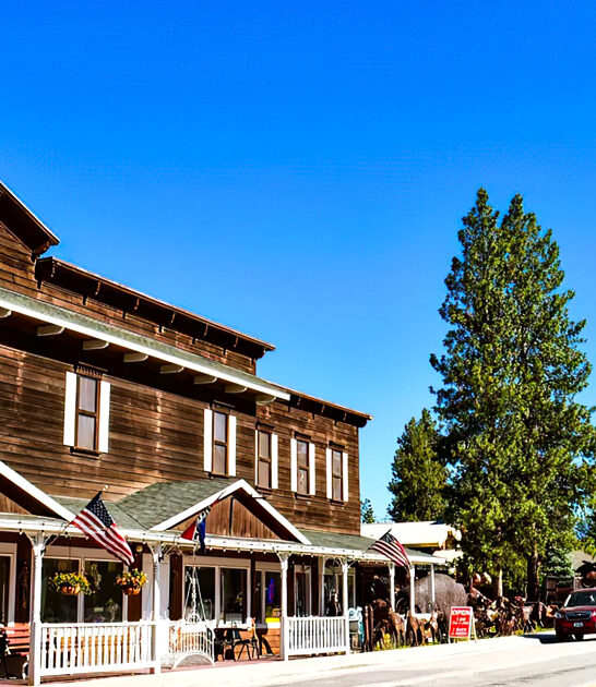 dreamy mountain towns montana ftr