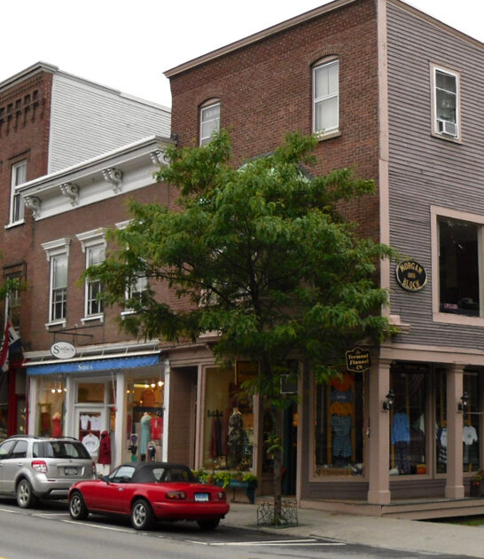 dreamy towns vermont getaways ftr