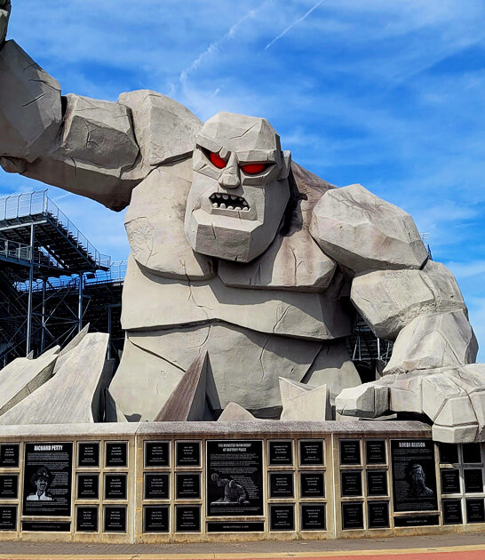 enormous roadside attraction delaware ftr