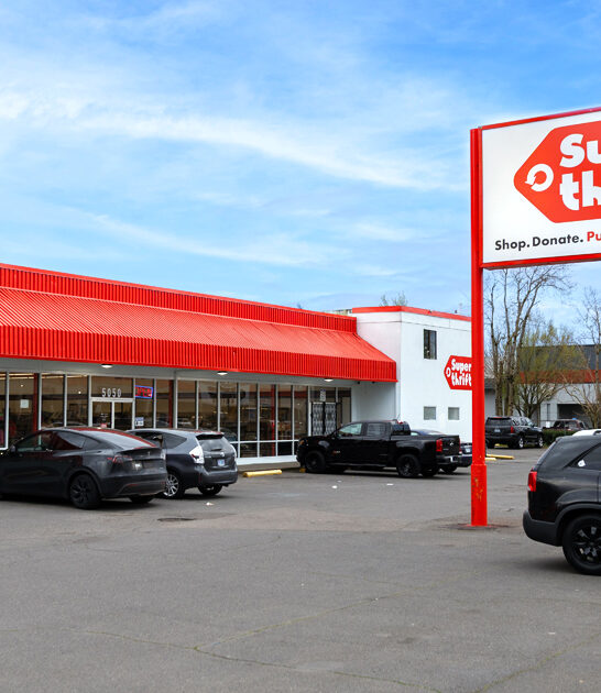 enormous shops oregon shopping ftr