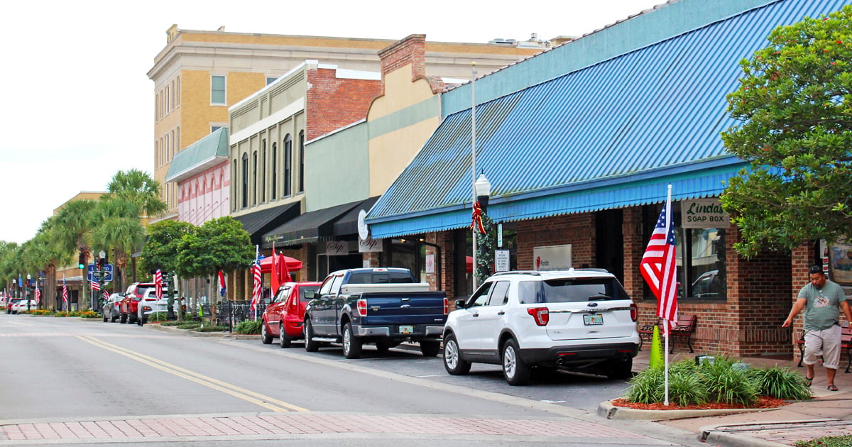 12 Cities In Florida Where You Can Live On A Budget Of $2,400 A Month