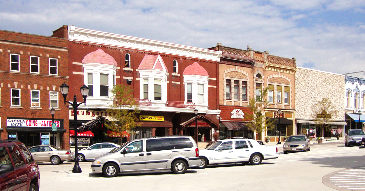 This Gorgeous Town In Wisconsin Is So Underrated, Most Locals Don't ...