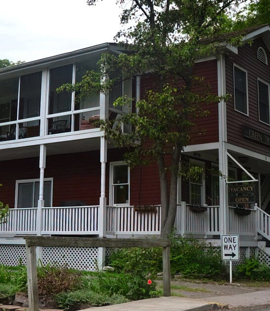 illinois easygoing town living ftr