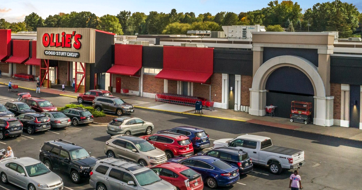 The Enormous Discount Store In Iowa Where $40 Completely Fills Your Trunk