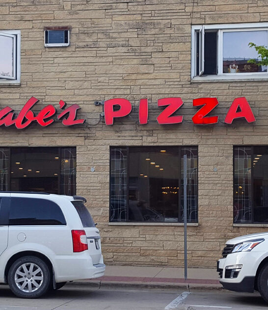 iowa unassuming restaurants pizza ftr