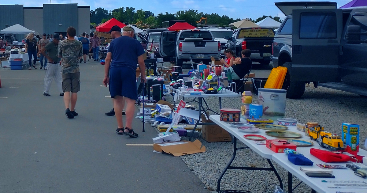 The Enormous Flea Market In Pennsylvania Where $25 Goes Shockingly Far