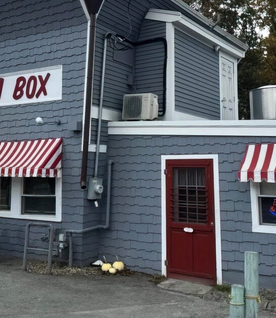 massachusetts seafood unassuming restaurants FTR