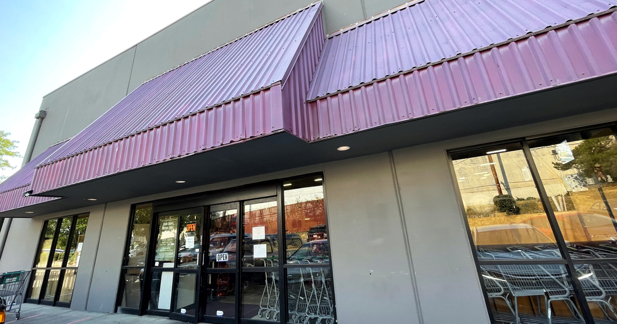 The Massive Thrift Store In Oregon Where You Can Fill A Whole Cart For $25