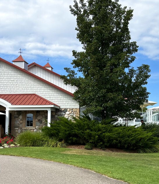 michigan winery wine tasting ftr