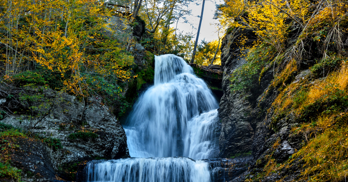 This Dreamy 40-Foot Waterfall In Pennsylvania That's Perfect For A ...