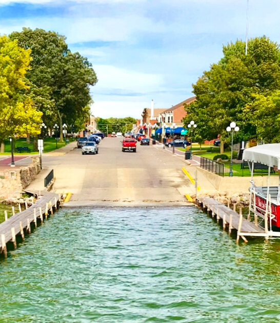 postcard town iowa quiet ftr