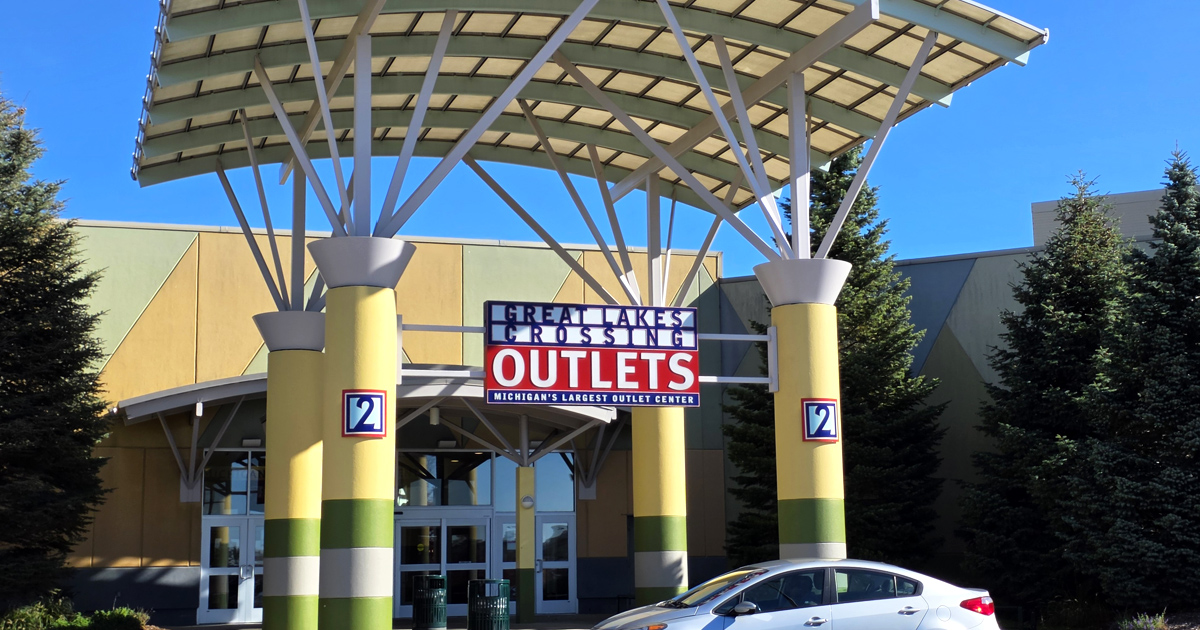 The Gigantic Outlet Mall In Michigan That Could Take You All Day To Explore