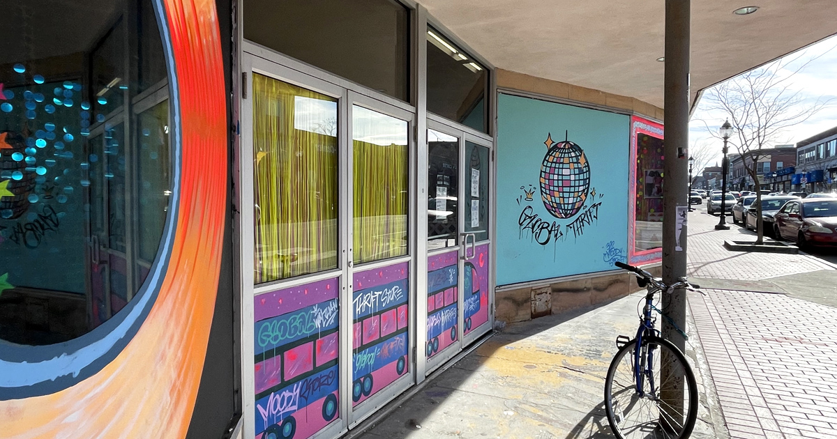 This Gigantic Resale Shop In Massachusetts Turns $35 Into A Full ...