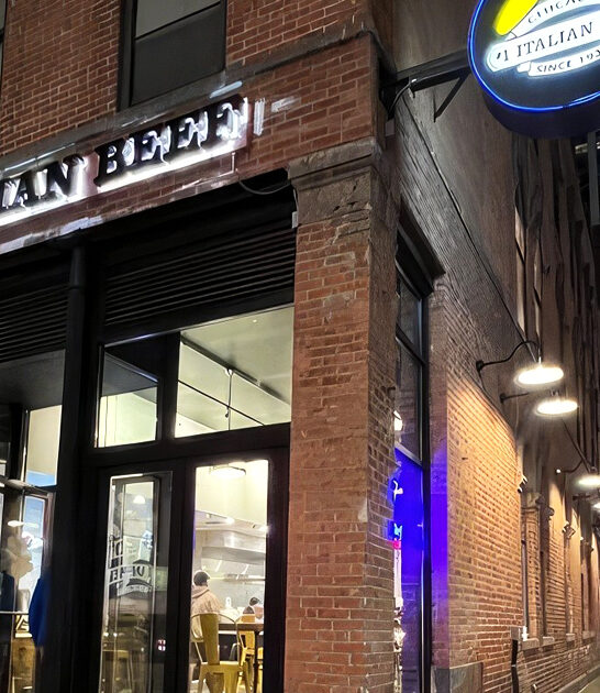 restaurant chicago dog illinois ftr