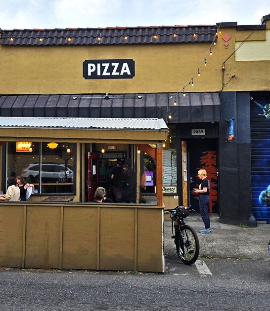 restaurants oregon pizza world ftr