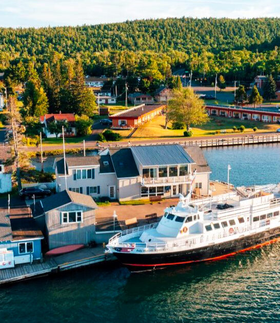 scenic town michigan lake ftr