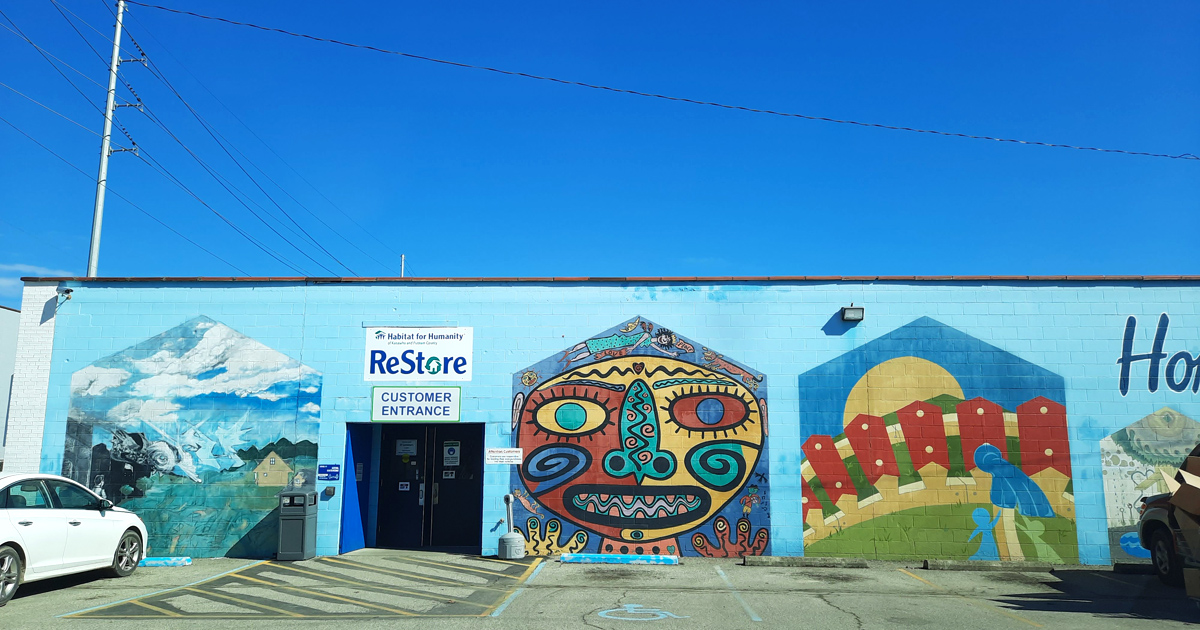 This Gigantic Resale Shop In West Virginia Turns $35 Into A Full ...
