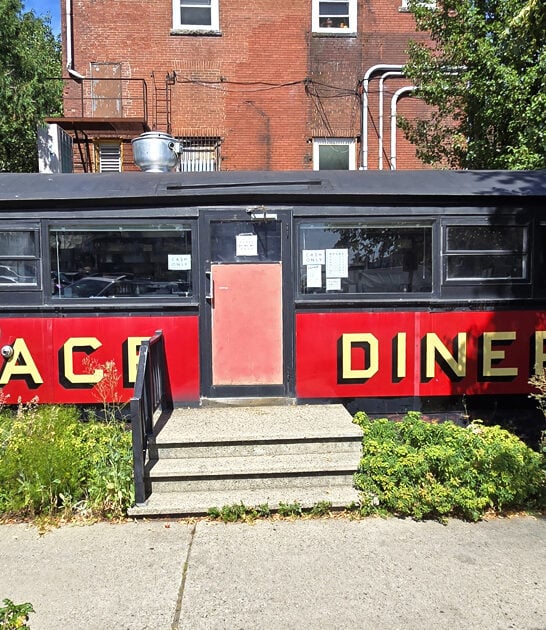 tiny diner maine cheeseburger ftr