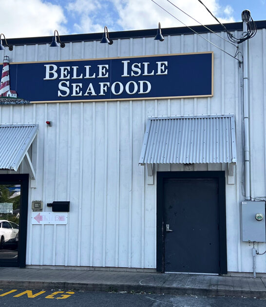 unassuming seafood joint massachusetts ftr