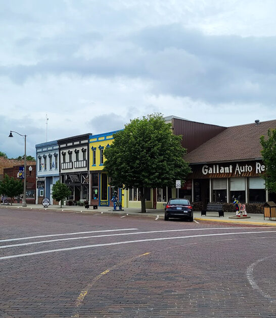 underrated gorgeous town kansas ftr